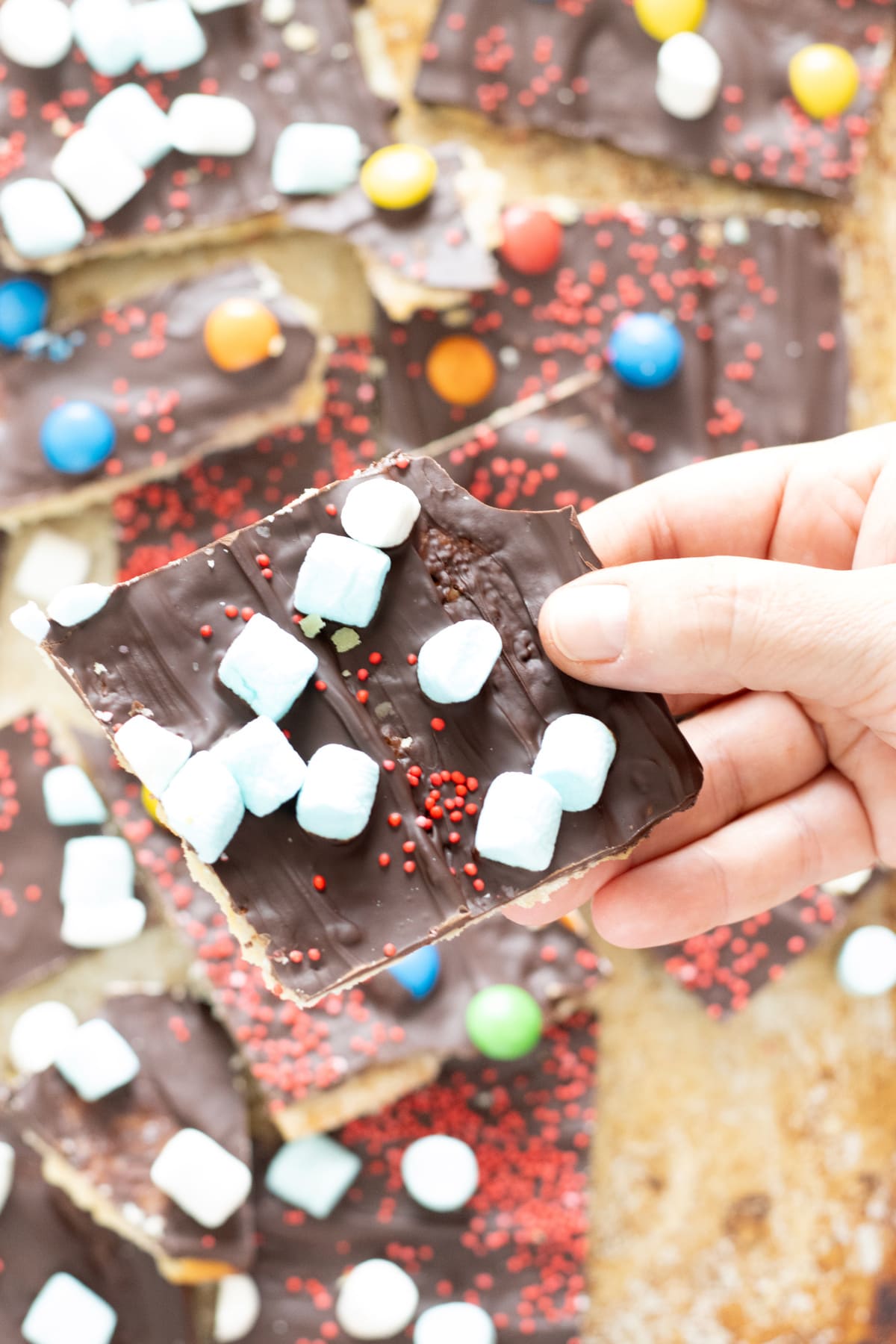 Christmas Crack Recipe (Addictive!) | 4 Ingredients in 15 Minutes